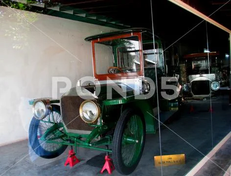 Photograph: 1906 Napier Type L 76 40 HP Chowmahalla Palace #136316242