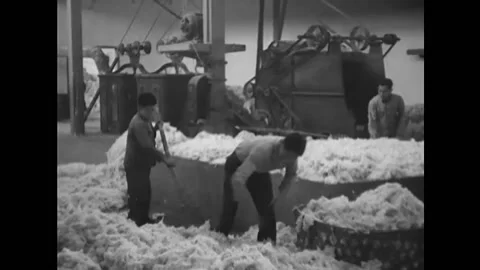 1944 - Scenes inside a Chinese cotton sp... | Stock Video | Pond5