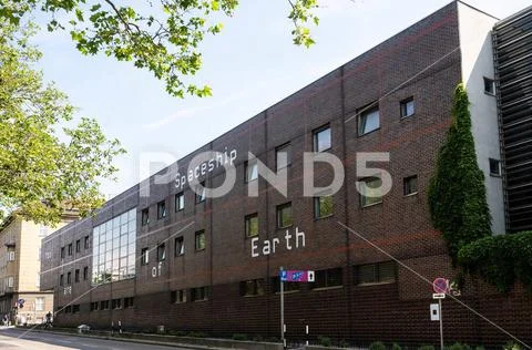 20210611 600-square-meter art installation with temperature-sensitive ...