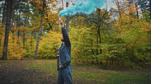 360 degree tracking arc shot of tourist ... | Stock Video | Pond5