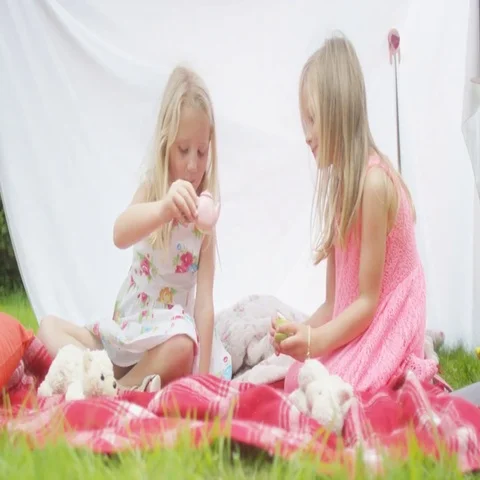 Little Girls Partie Stock Videos – Royalty-Free HD & 4K Videos | Page 4