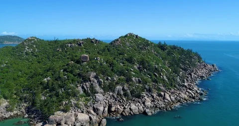 4K aerial overview of Balding Bay,Magnet... | Stock Video | Pond5