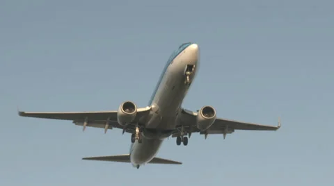 4K Airplane flying overhead | Stock Video | Pond5