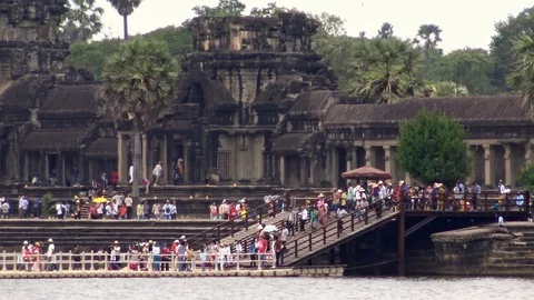 4K, Crowd of people in Angkor Wat temple... | Stock Video | Pond5