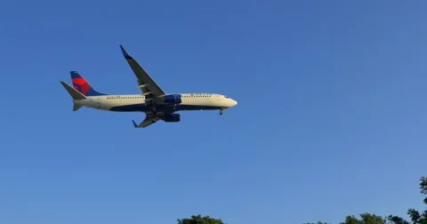 4K Delta Airlines commercial jet plane a... | Stock Video | Pond5