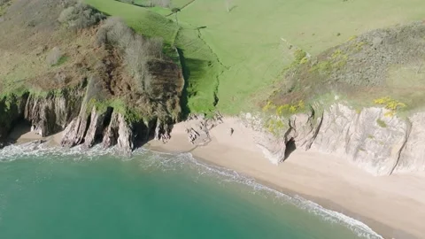 4K Forward Flight Towards Beach on the S... | Stock Video | Pond5