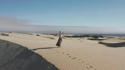 Entertainment U Stock Videos – Royalty-Free HD & 4K Videos | Pond5