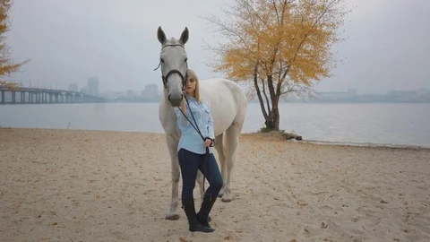 Hor Girl Stock Videos – Royalty-Free HD & 4K Videos