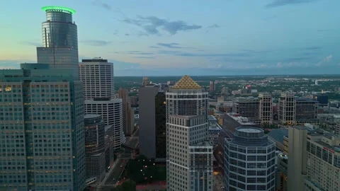 4K Minneapolis, MN SPS and Capella Tower... | Stock Video | Pond5