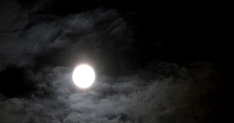 4k Real Time Full Moon In The Cloudy Sky | Stock Video | Pond5