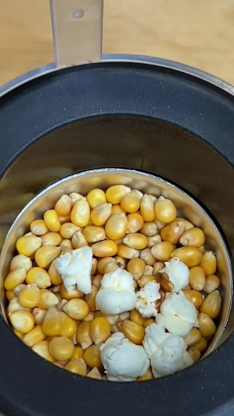 4K Vertical Popcorn Popping Video for So... | Stock Video | Pond5