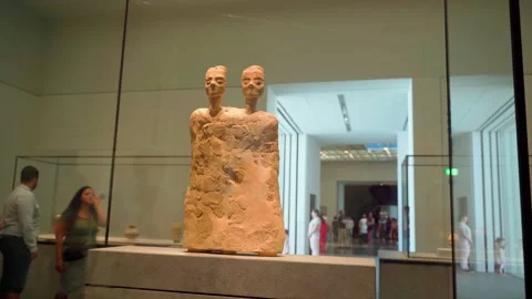 4k, view of the sculpture with two heads... | Stock Video | Pond5