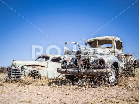 Abandoned classic cars rusting in Namib desert, Namibia ~ Hi Res #90001583
