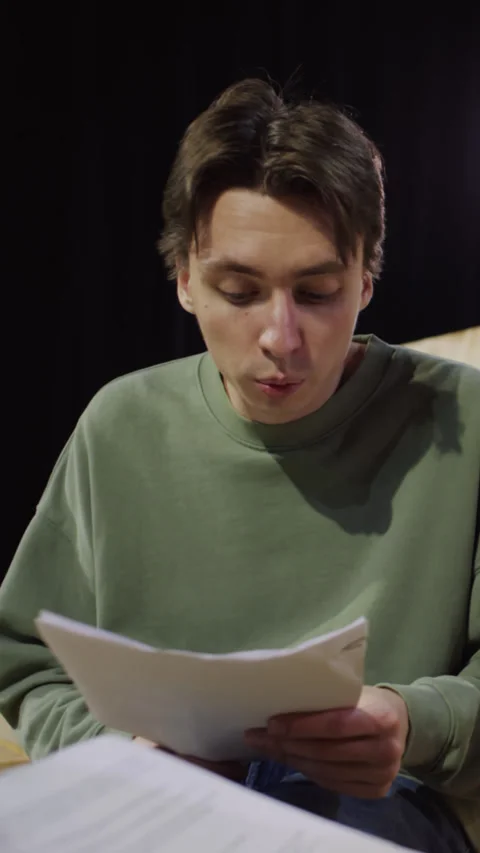 Show Full Script Stock Videos – Royalty-Free HD & 4K Videos | Pond5