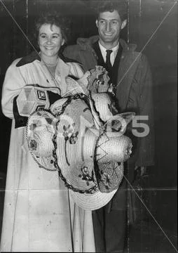Actress Joan Plowright And Roger Gage Members Of The Old Vic Company ...