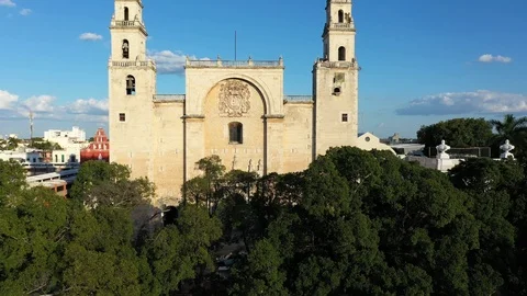 Aerial camera slowly rising revealing th... | Stock Video | Pond5