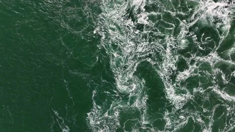 Aerial overhead shot of ocean waves spla... | Stock Video | Pond5