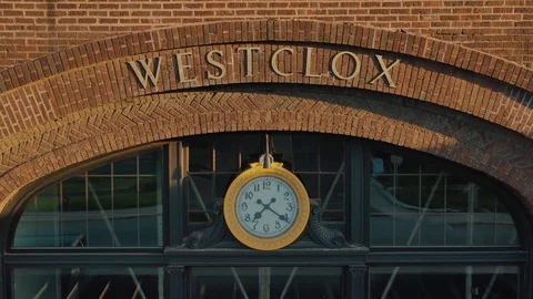 Aerial pulling back view of famous clock... | Stock Video | Pond5