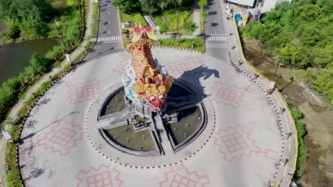 Roundabout Head Stock Videos – Royalty-Free HD & 4K Videos