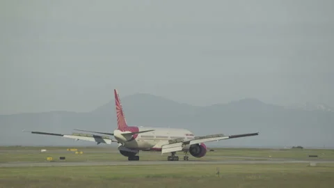 Boeing 777 Flaps Stock Videos – Royalty-Free HD & 4K Videos