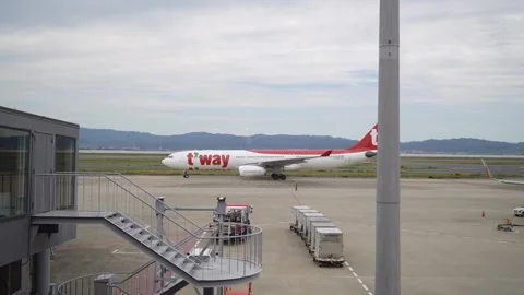 Just Airplane Videos Stock Videos – Royalty-Free HD & 4K Videos | Pond5