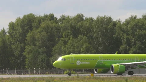 Airbus A321 of S7 Airlines, side view | Stock Video | Pond5