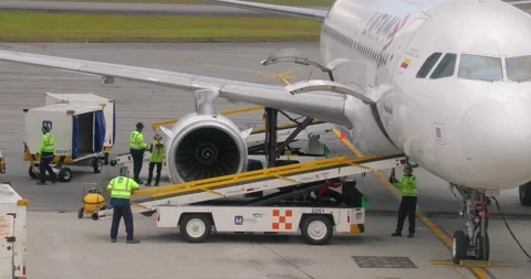 Aircraft Ground Handling Stock Videos – Royalty-Free HD & 4K Videos | Pond5