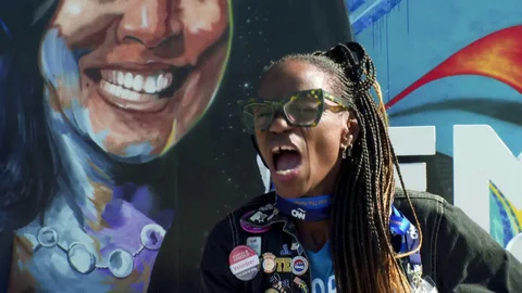 Show Me Bro Stock Videos – Royalty-Free HD & 4K Videos | Pond5