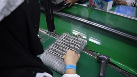 Android smartphone Production assembly l... | Stock Video | Pond5