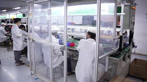 Android smartphone Production assembly l... | Stock Video | Pond5