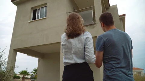 Speaking With Manager Stock Videos – Royalty-Free HD & 4K Videos | Pond5