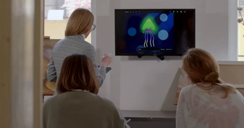 Animation lesson in an art studio. Free ... | Stock Video | Pond5