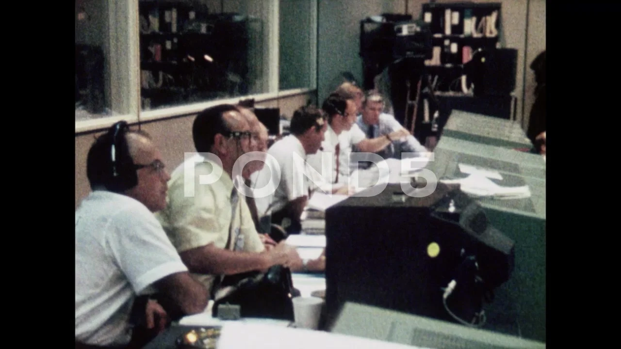 Apollo 11 Mission Control Team [PDF] The Apollo 11 Mission