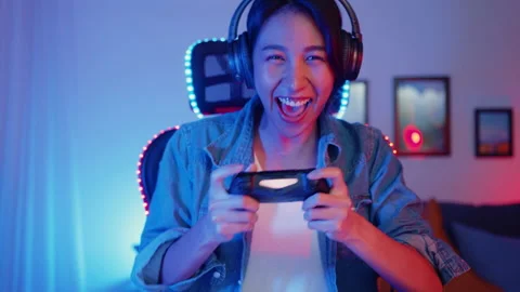 Gamer Talk Stock Videos – Royalty-Free HD & 4K Videos