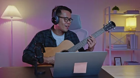 Youtubers Sing Stock Videos – Royalty-Free HD & 4K Videos | Pond5