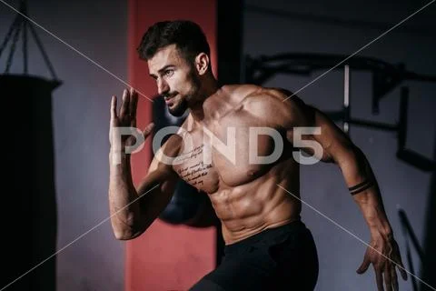Attractive fit body guy take the ruby poses then start to run in a ...