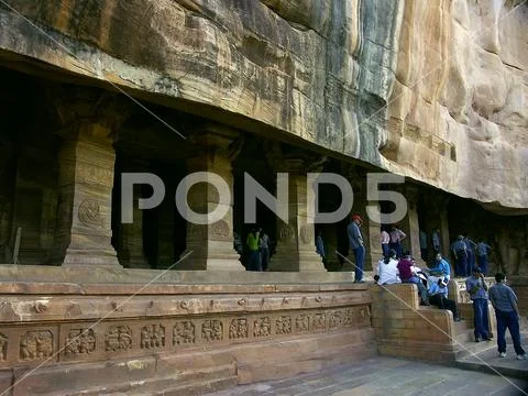 Badami temples, ancient india, Chalukyas cave temples Stock Photo ...