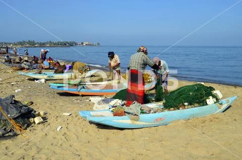 Photograph: The beach of Negombo Fish Market in Negombo, Sri Lanka ...