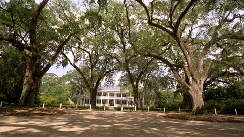Beautiful Baton Rouge Plantation House w... | Stock Video | Pond5