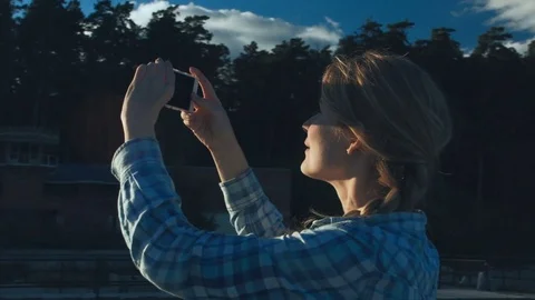 Girls Full Foto Stock Videos – Royalty-Free HD & 4K Videos