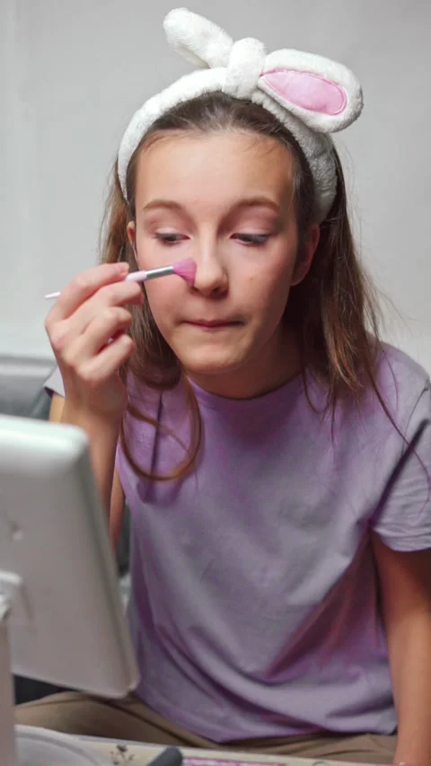 Brush Hair Girl Stock Videos – Royalty-Free HD & 4K Videos | Pond5