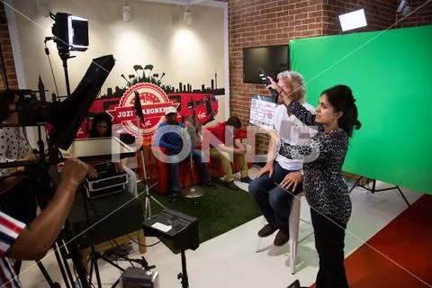 Behind the Scenes Interview with Ricard Branson on a green screen video ...