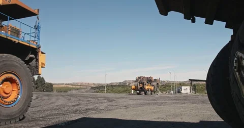 Yellow Truck \ Stock Videos – Royalty-Free HD & 4K Videos