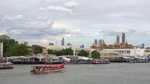 Boat traffic on the Chao Phraya river in... | Stock Video | Pond5