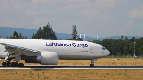 Boeing 777 Lufthansa side view | Stock Video | Pond5