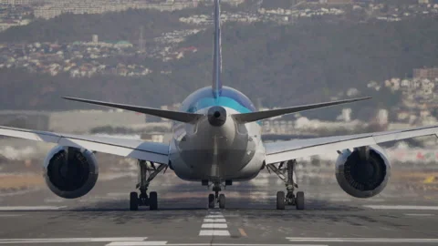 Boeing 787-8 Passenger Airplane Engine P... | Stock Video | Pond5