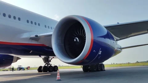 Boeing 777 300Er Stock Video Footage | Royalty Free Boeing 777 300Er ...