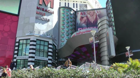 Poster Music Show Stock Videos – Royalty-Free HD & 4K Videos | Pond5