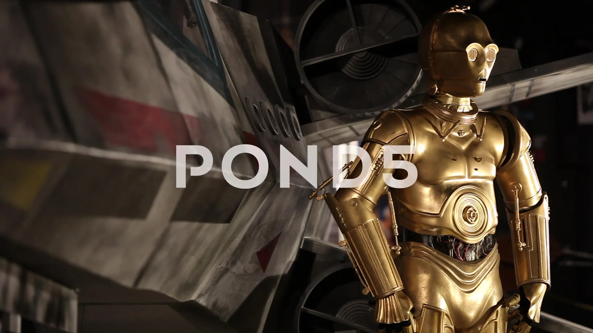 C-3PO Figure From Star Wars Model On Display Editorial, 52% OFF