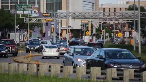 Campus Drive traffic in Madison, Wiscons... | Stock Video | Pond5